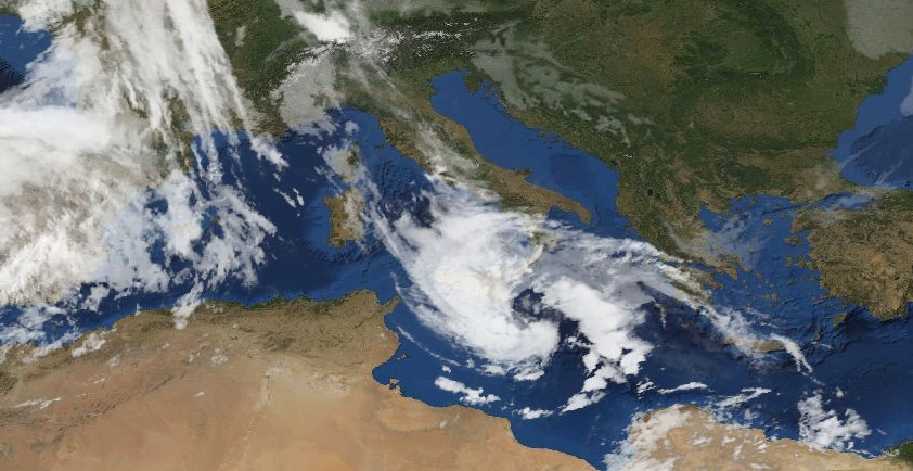 Sicilia nella morsa del maltempo, il medicane Apollo fa paura