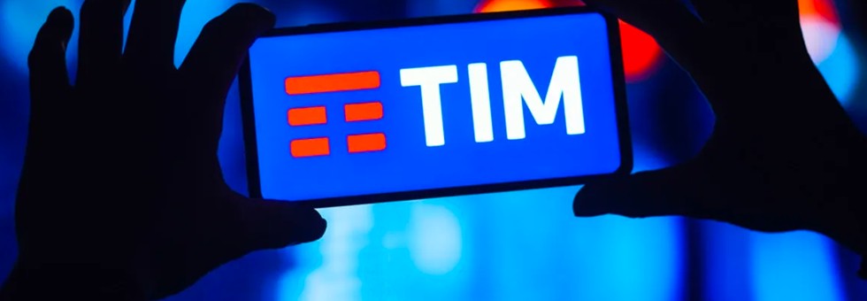 TIM, l'AD Labriola avvisa: il mercato delle telecomunicazioni "non può ...