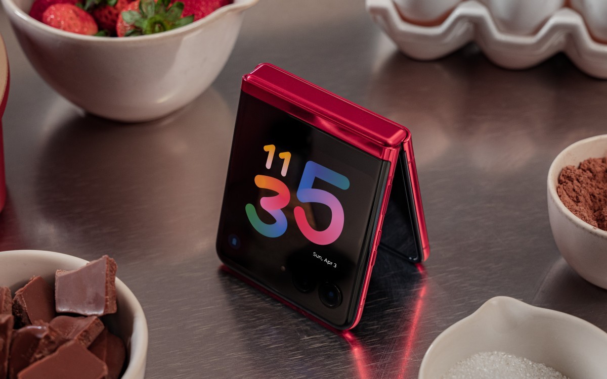 Motorola RAZR 50 Ultra, prime immagini reali: quasi identico a 40 Ultra