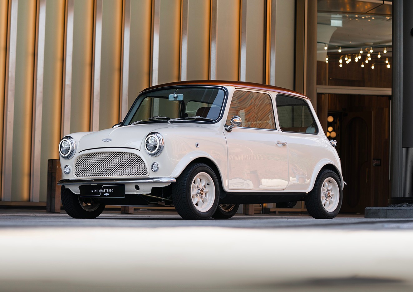 Mini eMastered, il restomod elettrico della prima Mini