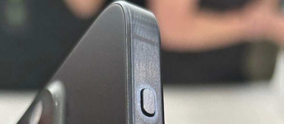 iPhone 15 Pro, il bordo in titanio è super sensibile alle ditate (e ...