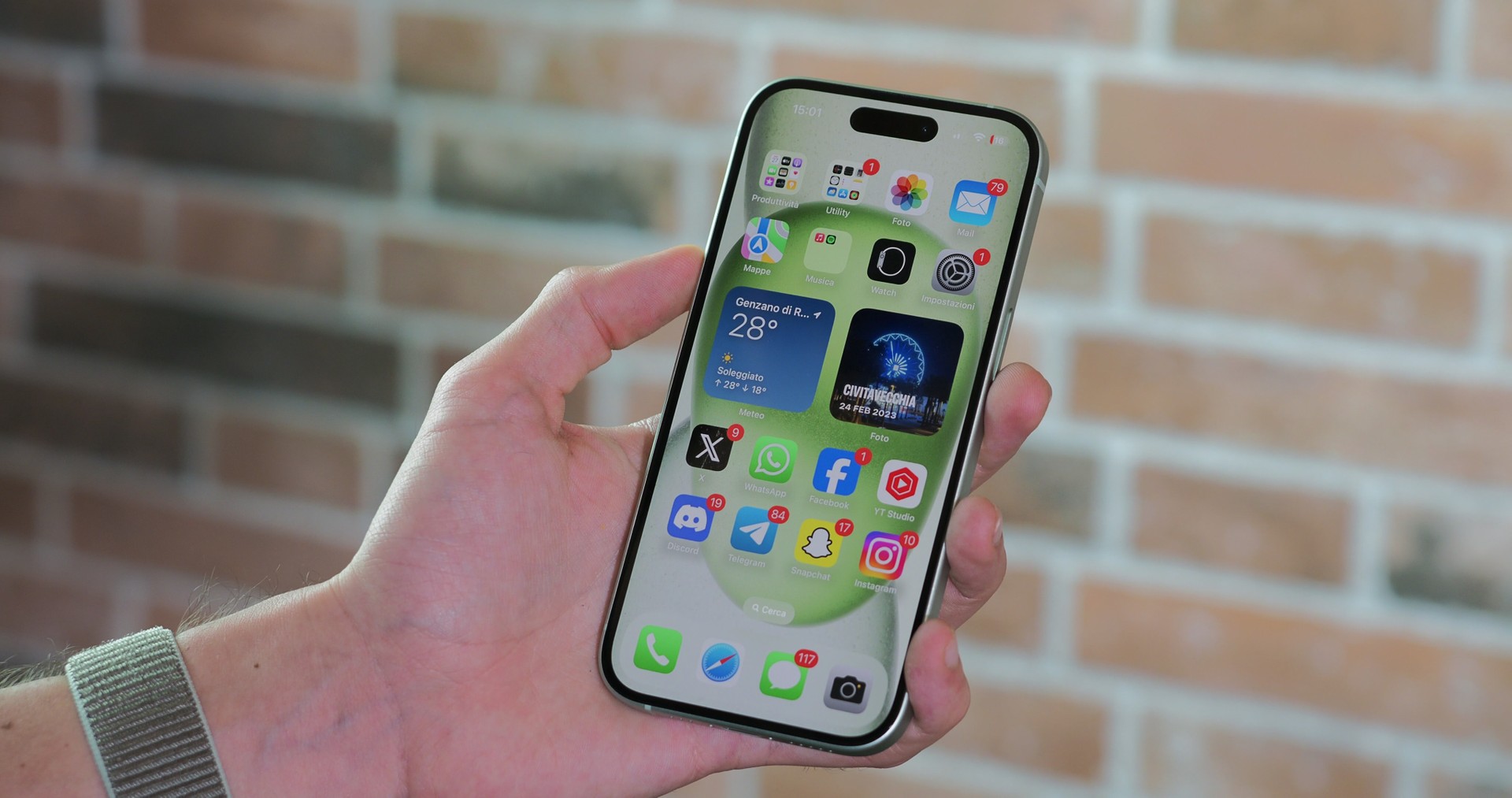 iPhone 15 in offerta su Amazon: è sempre un ottimo acquisto (128 e 256 GB)