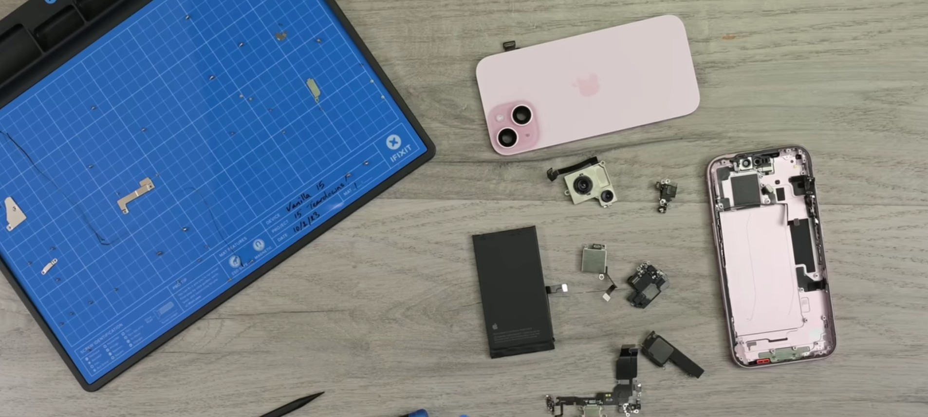 iPhone 15 fatto a pezzi da iFixit: com'è dentro e quanto è riparabile ...