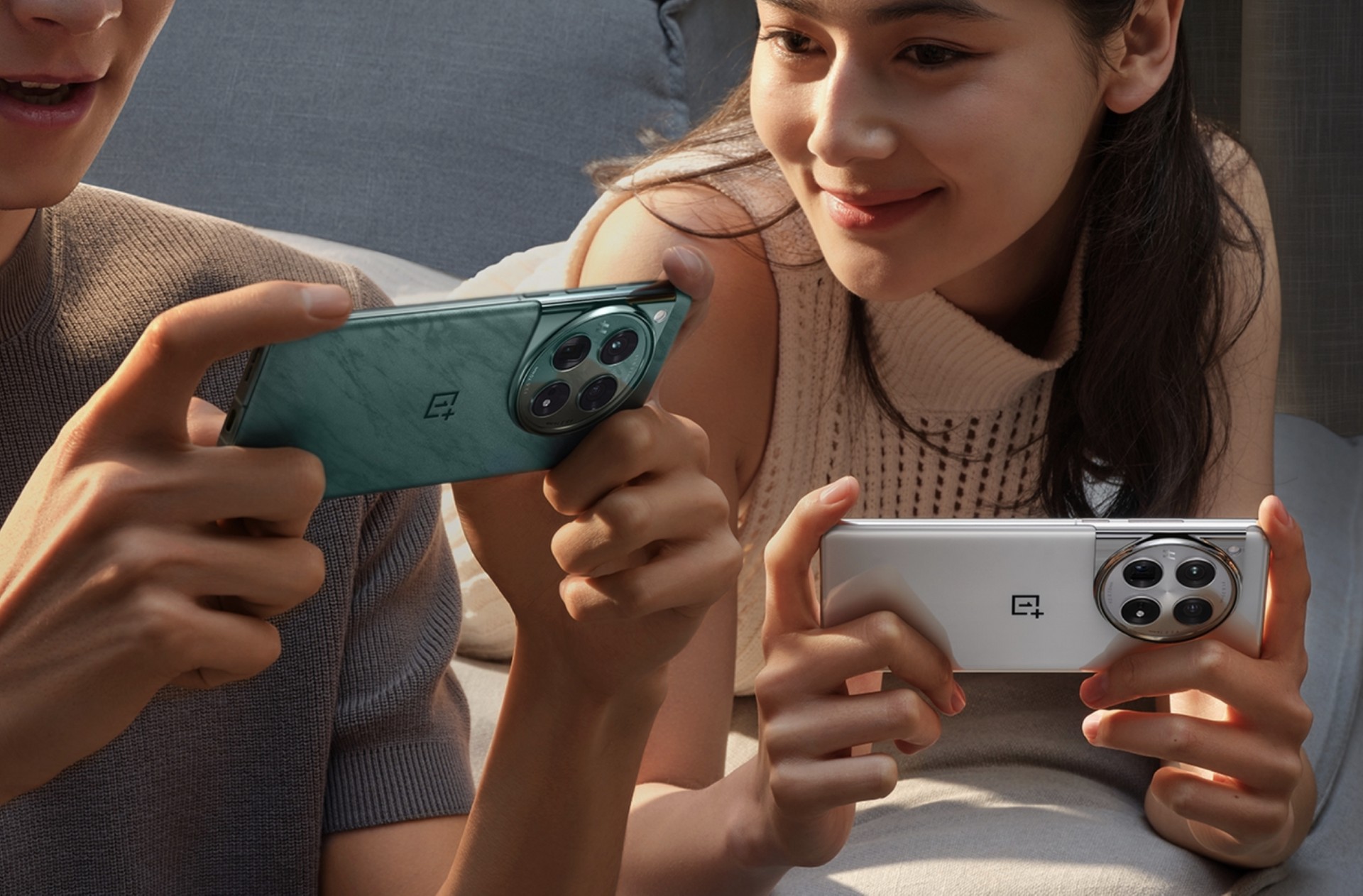 OnePlus 12 e 12R, aggiornamenti in arrivo per entrambi: le novità