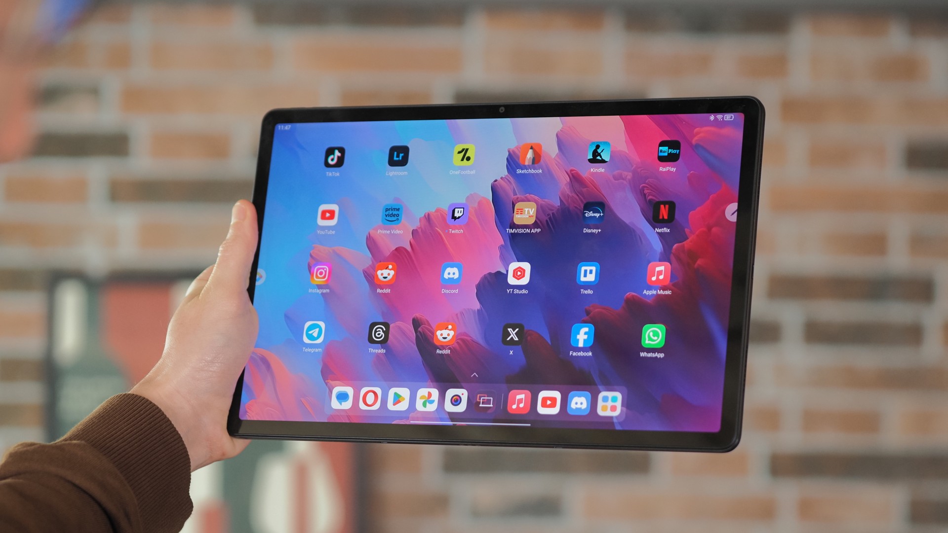 Lenovo Tab P12: il tablet perfetto per i film (e non solo) in sconto su ...