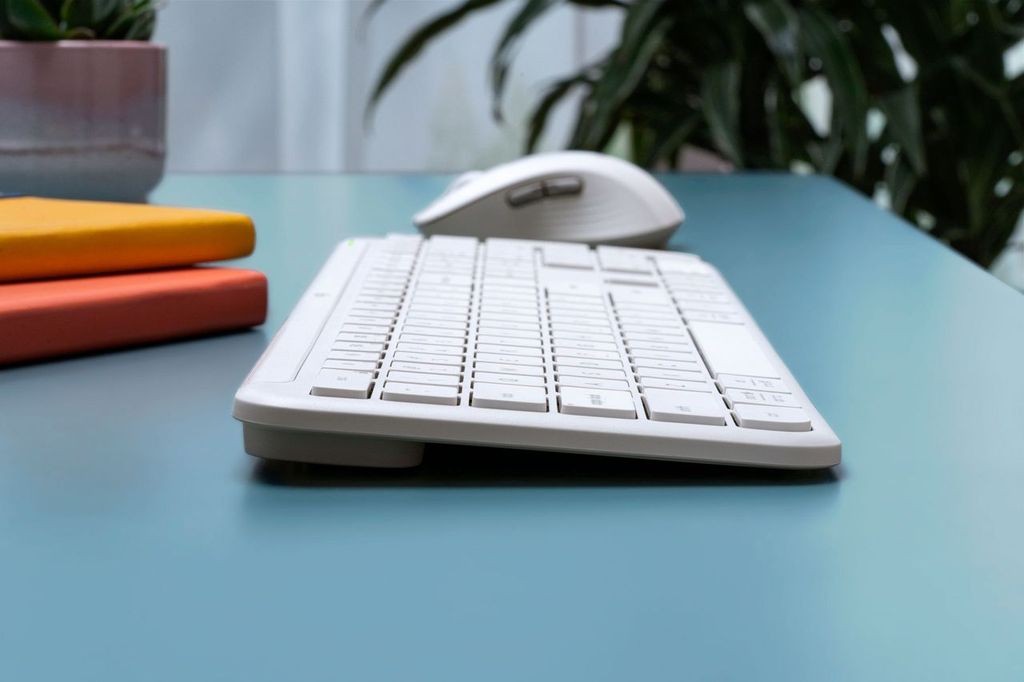 Logitech Signature Slim K950 ufficiale: la tastiera arriva anche in ...