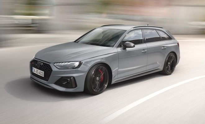 Audi RS5 Avant, la station wagon sportiva in azione al Nurburgring ...