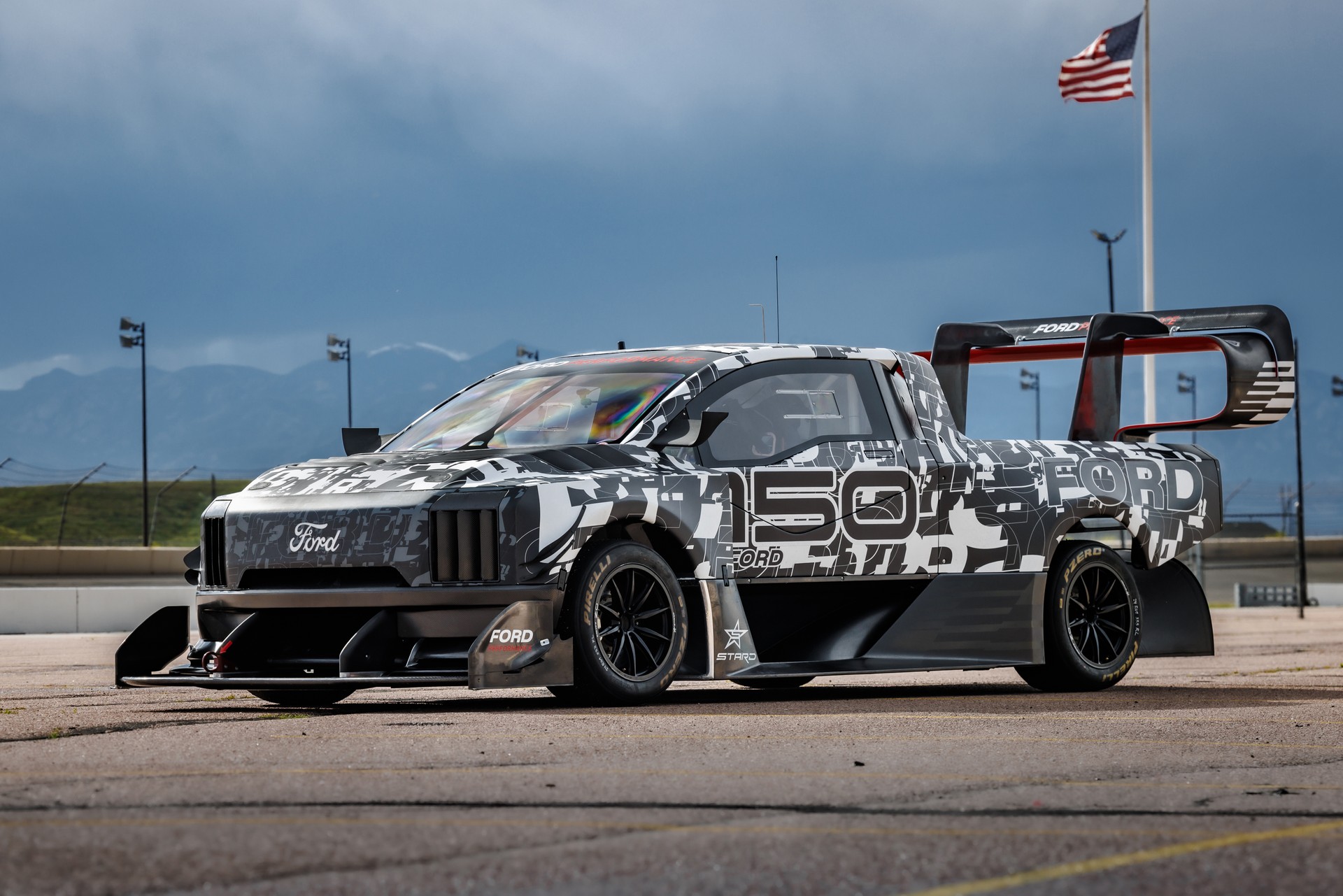 Ford F-150 Lightning SuperTruck EV: super pick-up elettrico pronto per ...