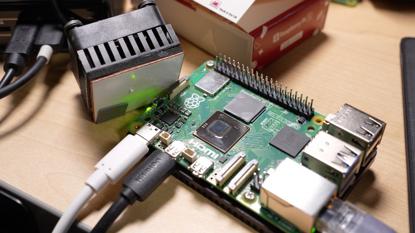 Raspberry Pi, disponibile la nuova fotocamera AI con sensore Sony