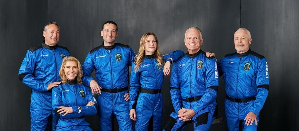 Blue Origin NS-26 è un successo! Sei persone oltre la linea di Karman