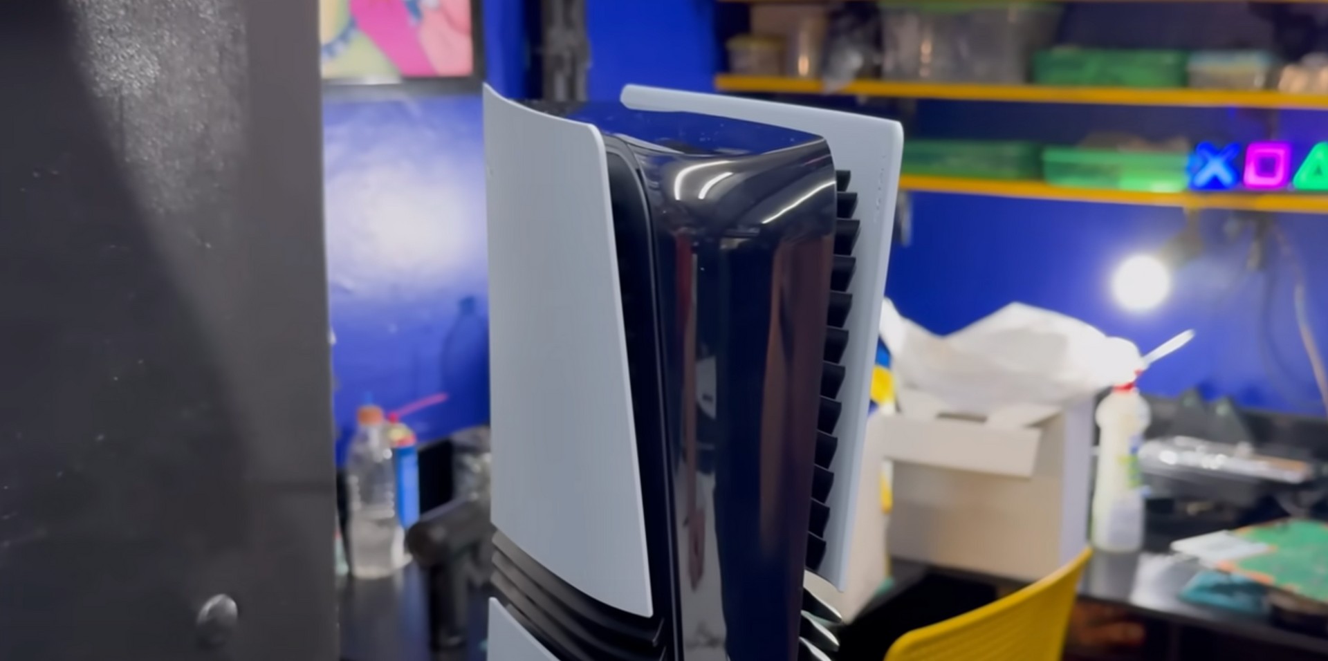PS5 Pro: leak delle specifiche e primo teardown della console