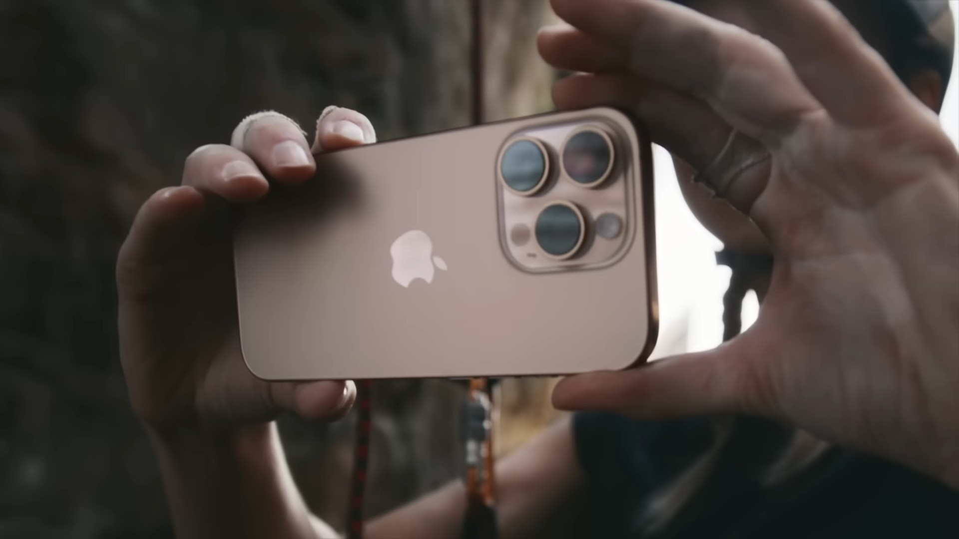 iPhone 16 Pro in offerta su Amazon: a questo prezzo è ottimo (anche in ...