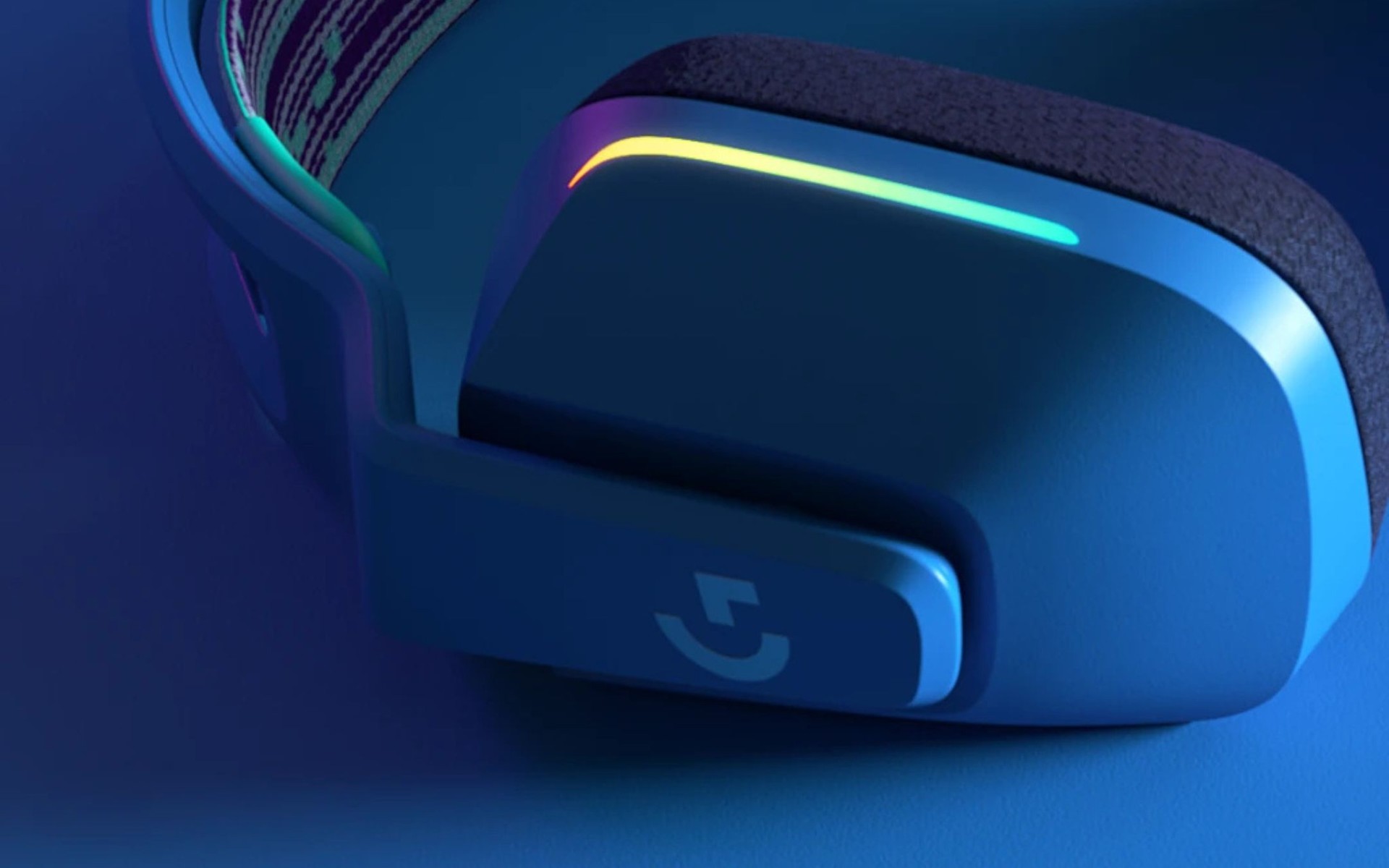 Sconto imperdibile su Amazon per le cuffie Logitech G733 Lightspeed ...