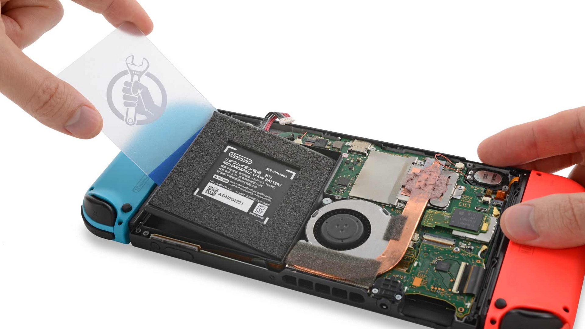 Nintendo Switch: iFixit ritratta e assegna un 4/10 alla riparabilità