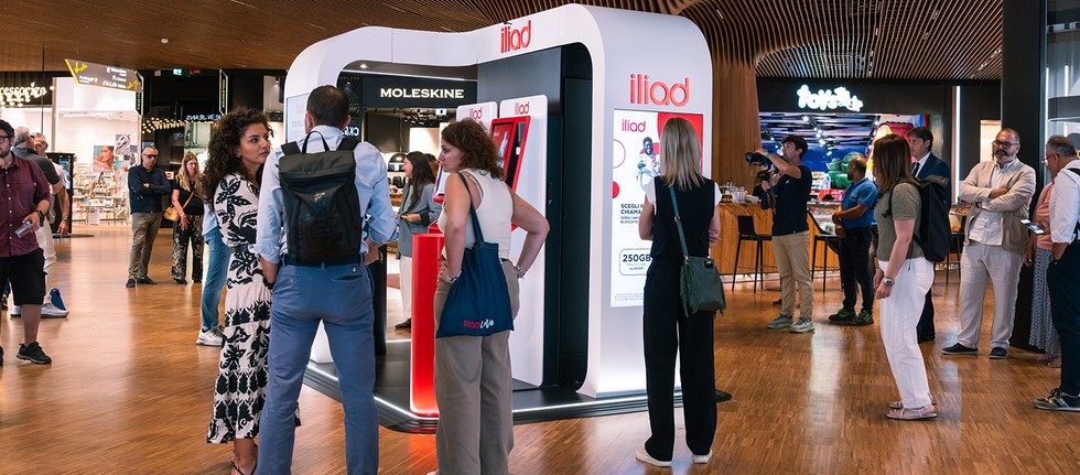Iliad rinnova i propri spazi nei centri commerciali: ecco i nuovi "Pop ...