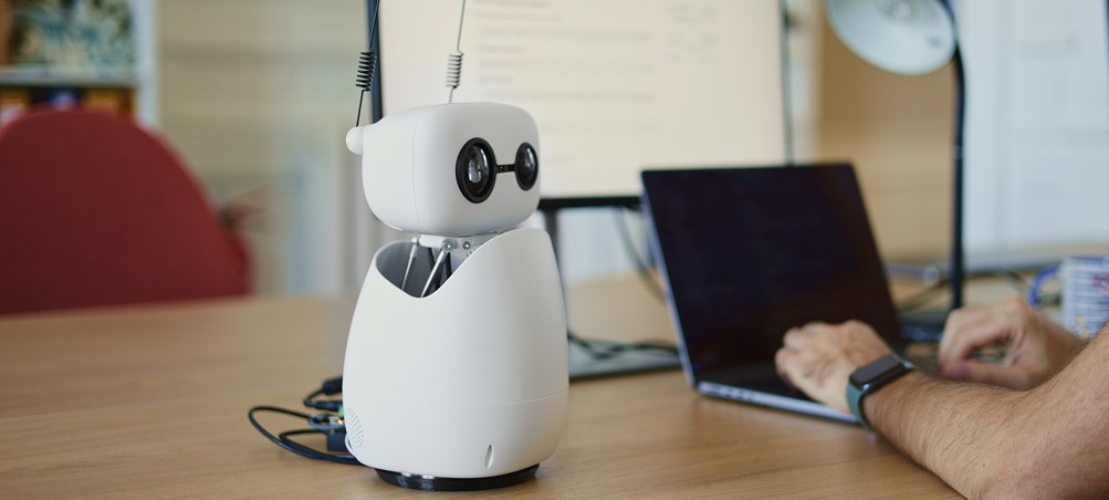 Il robot Reachy Mini è disponibile per il preordine: caratteristiche e ...