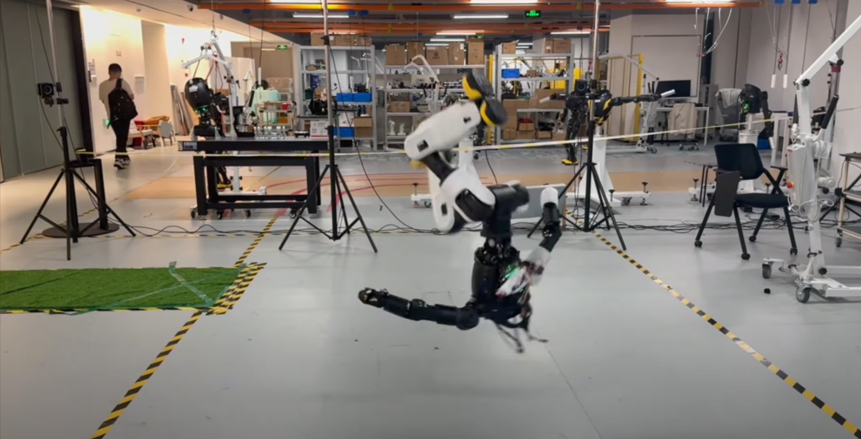 Il primo Webster flip di un umanoide: Lingxi X2 stupisce in video