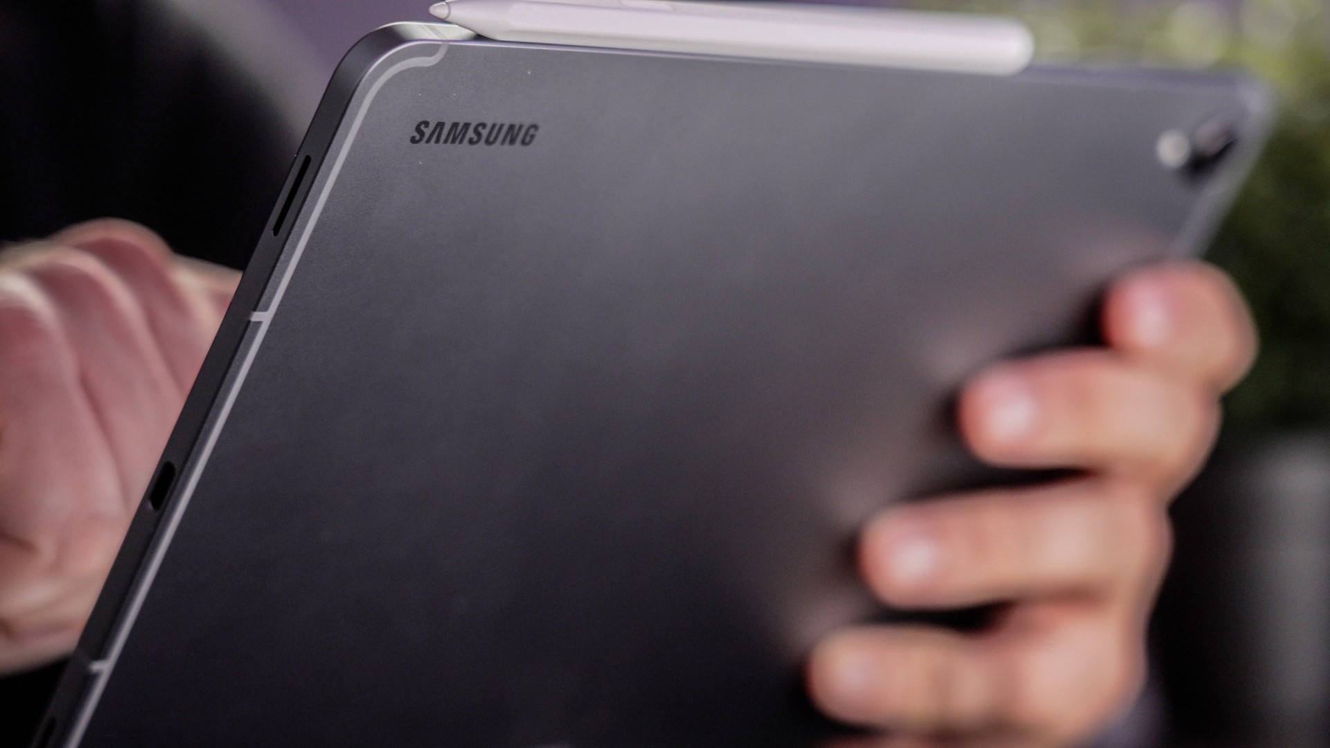Galaxy Tab S12+, cresce la batteria rispetto al predecessore