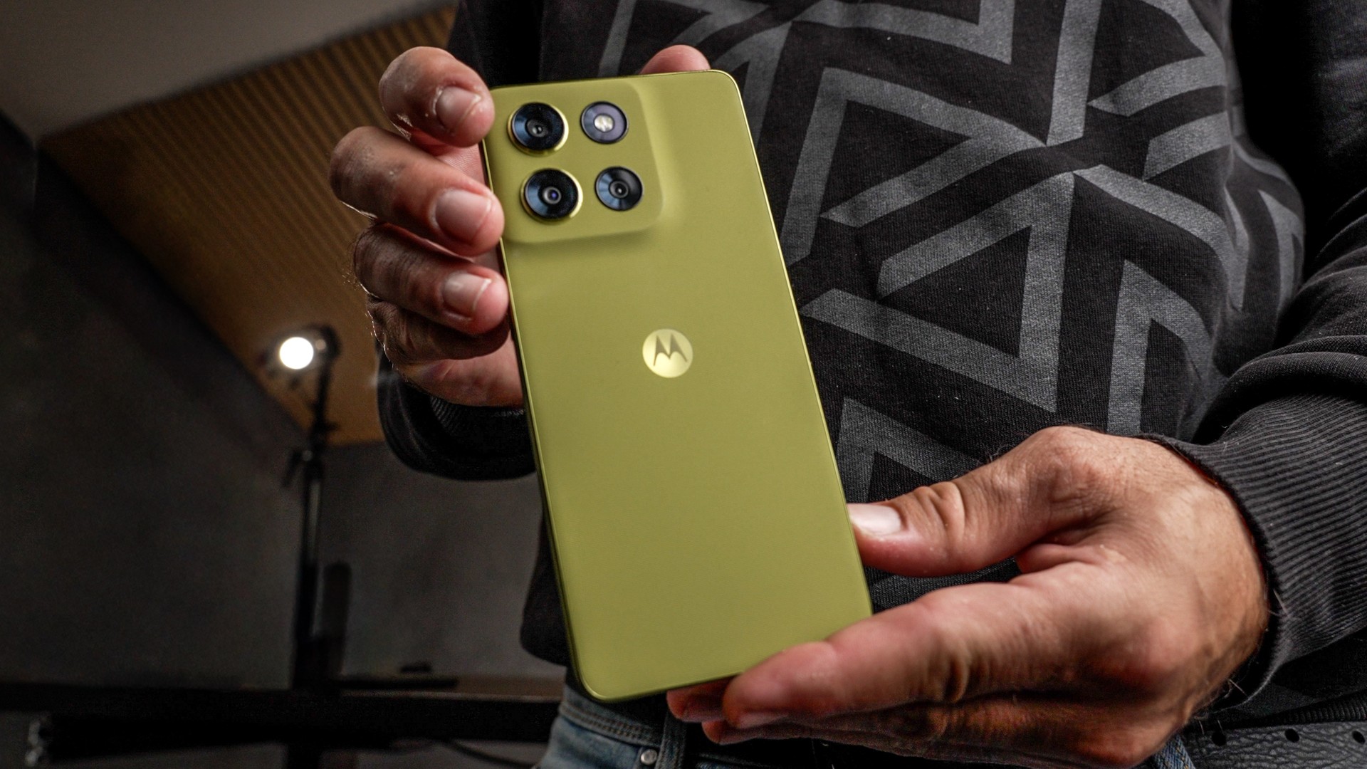 Motorola Moto G86 5G: con l'offerta di fine anno non ha rivali, è il ...