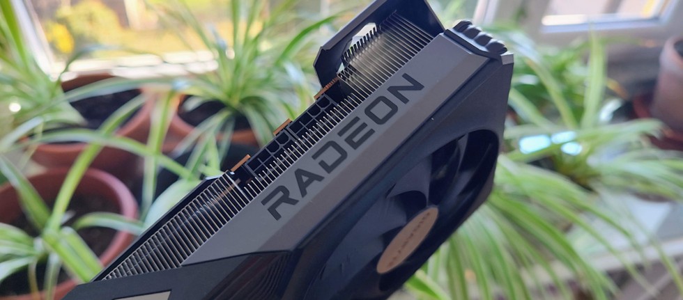 AMD Radeon, aumenti del 10% nel 2026 causa crisi chip di memoria