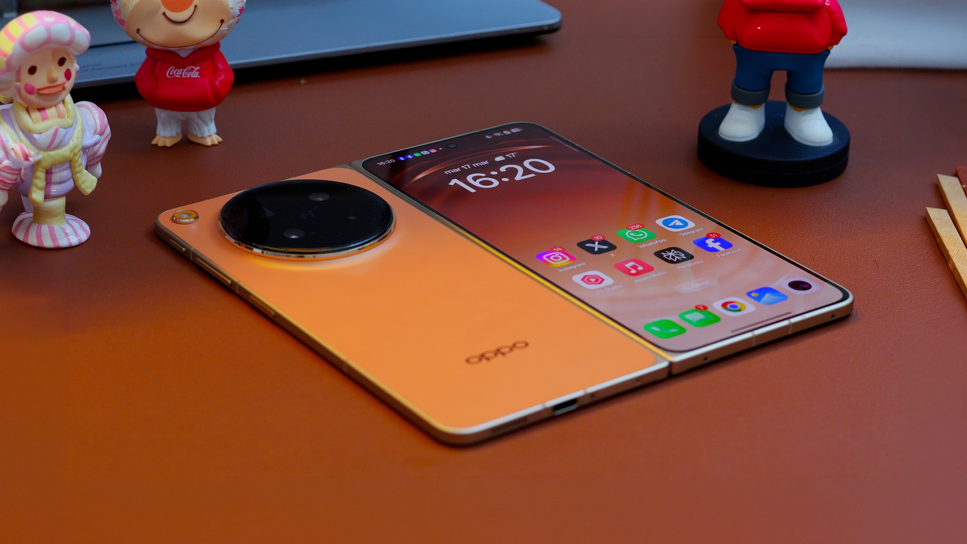 Recensione OPPO Find N6: il miglior pieghevole a libretto non s'ha da fare