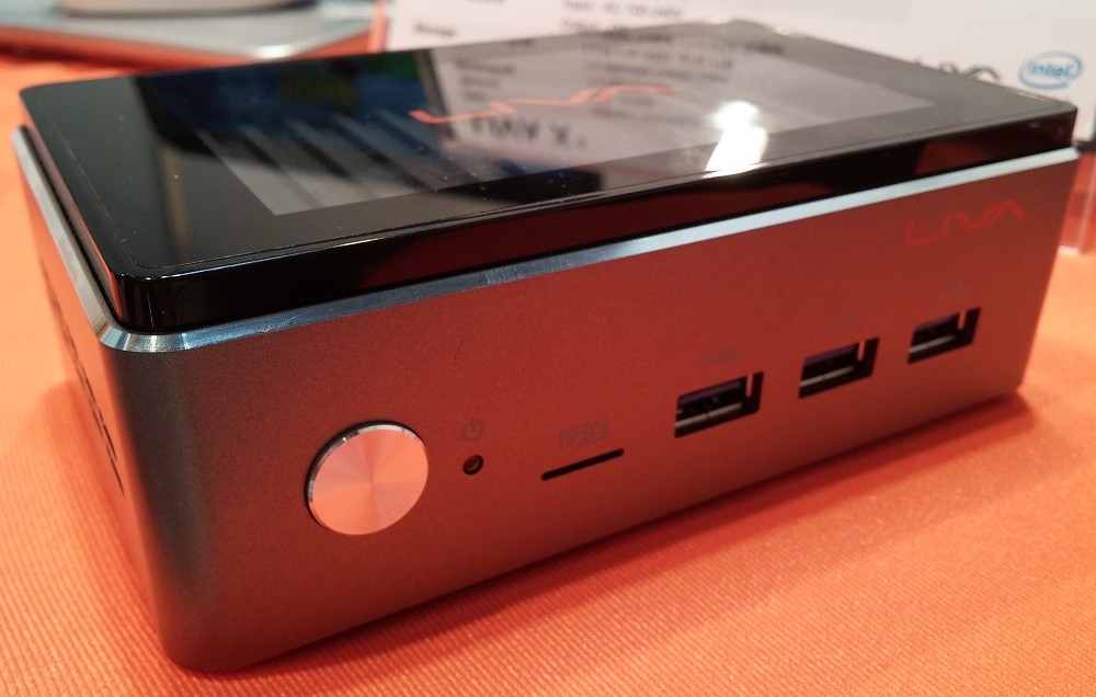 ECS LIVA X2 con CPU Intel Braswell-M esposta a CeBIT 2015