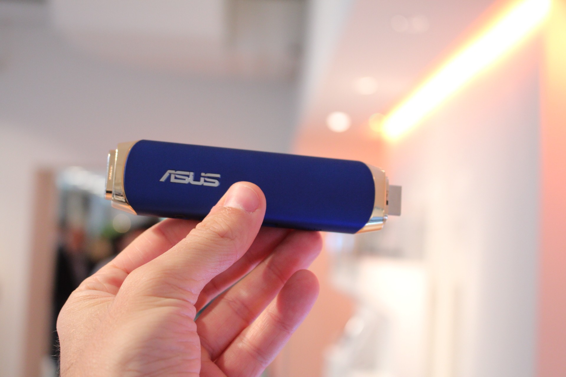 Asus VivoStick PC: video anteprima da HDblog.it