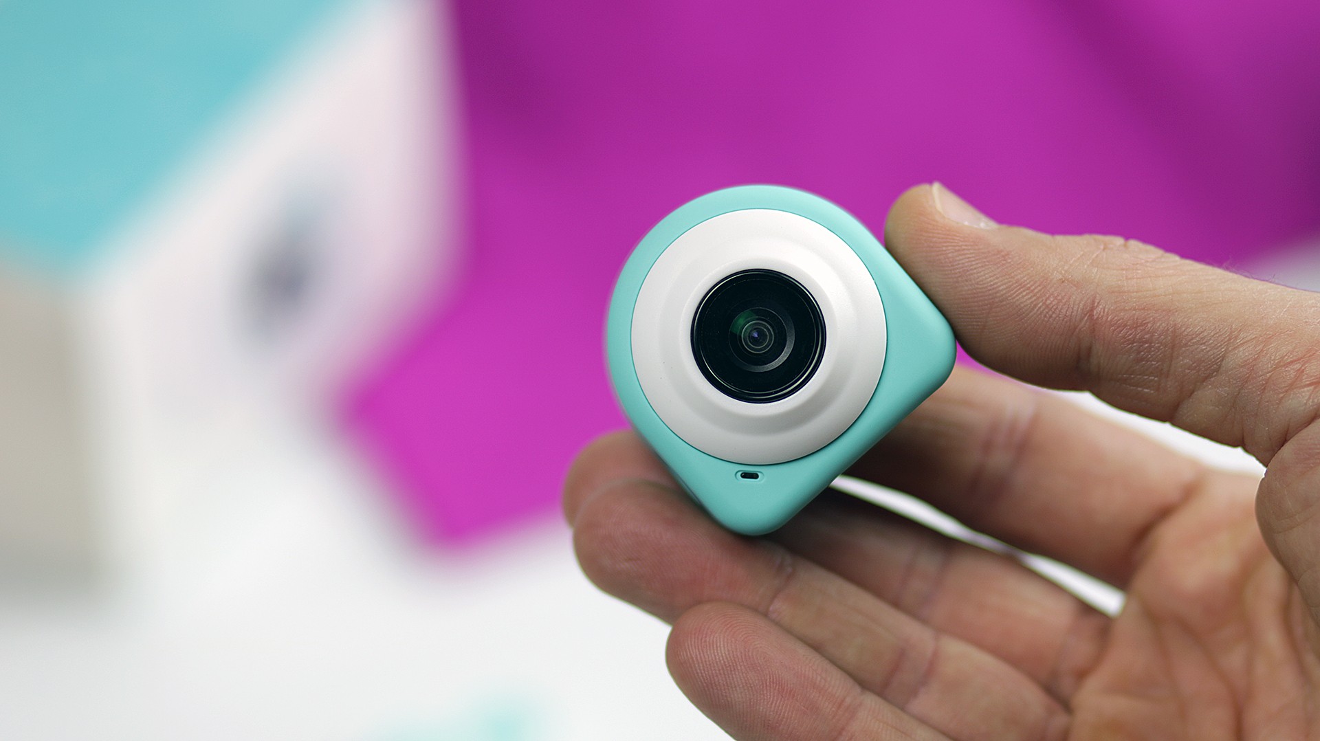 Mini Action Cam 1080P adesiva: la recensione di HDblog.it