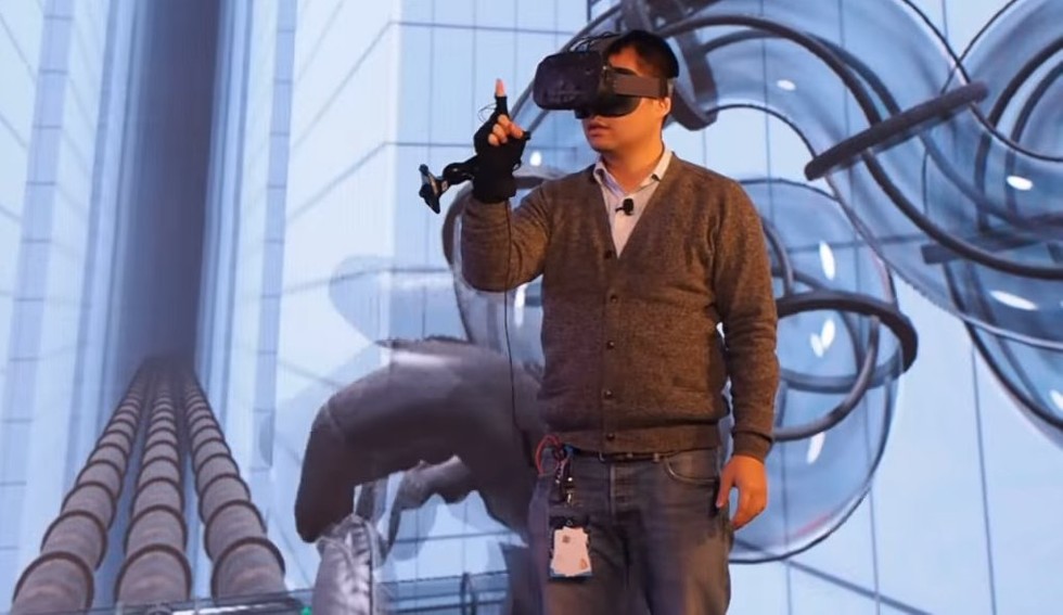 HTC Vive supporterà il finger tracking | Video