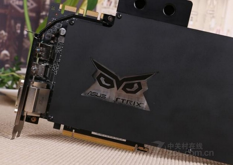 Da ASUS una nuova variante della GeForce GTX 980 Ti