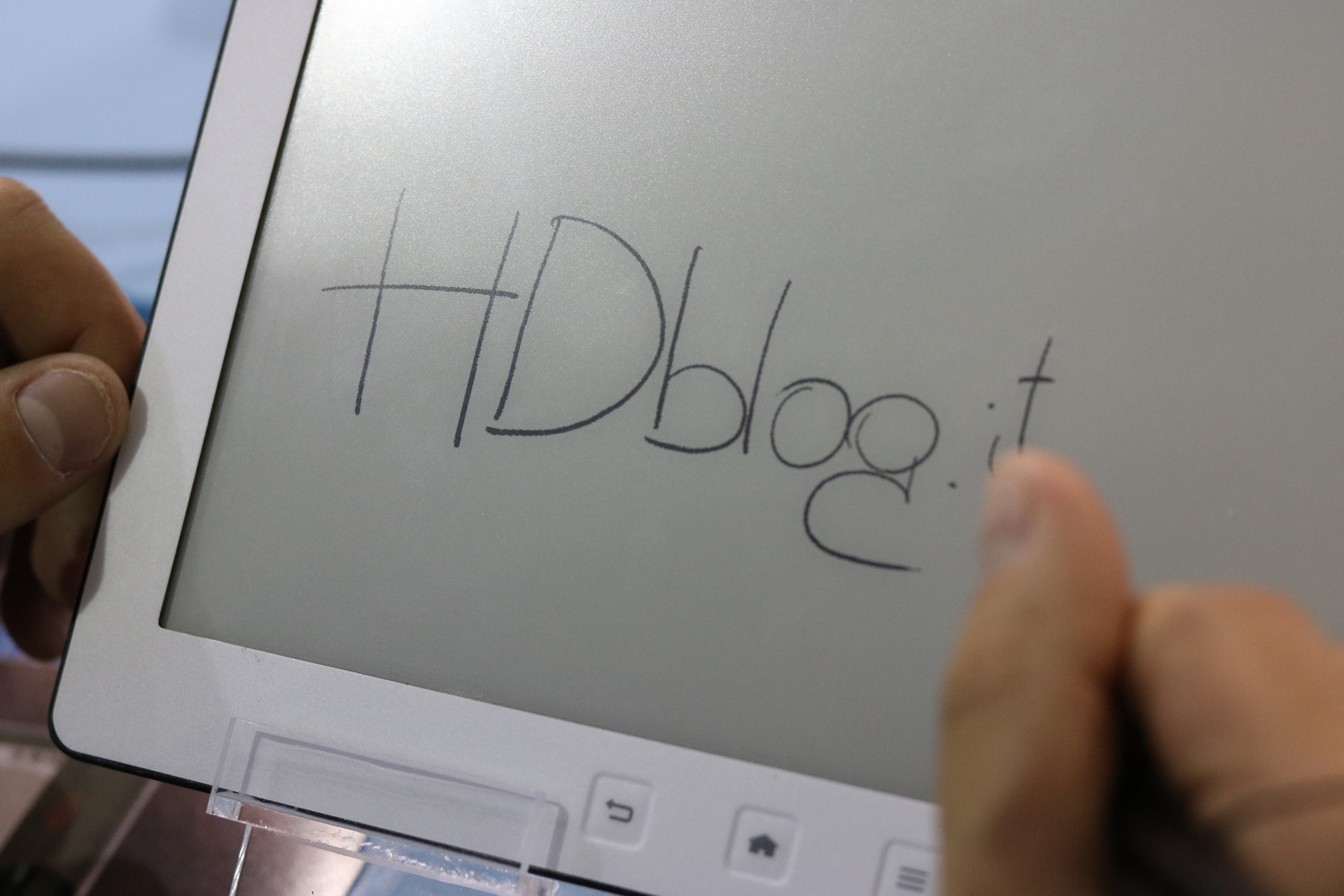 Netronix Ebook Reader per gli appunti da 13.3" | Computex 2016 | Video