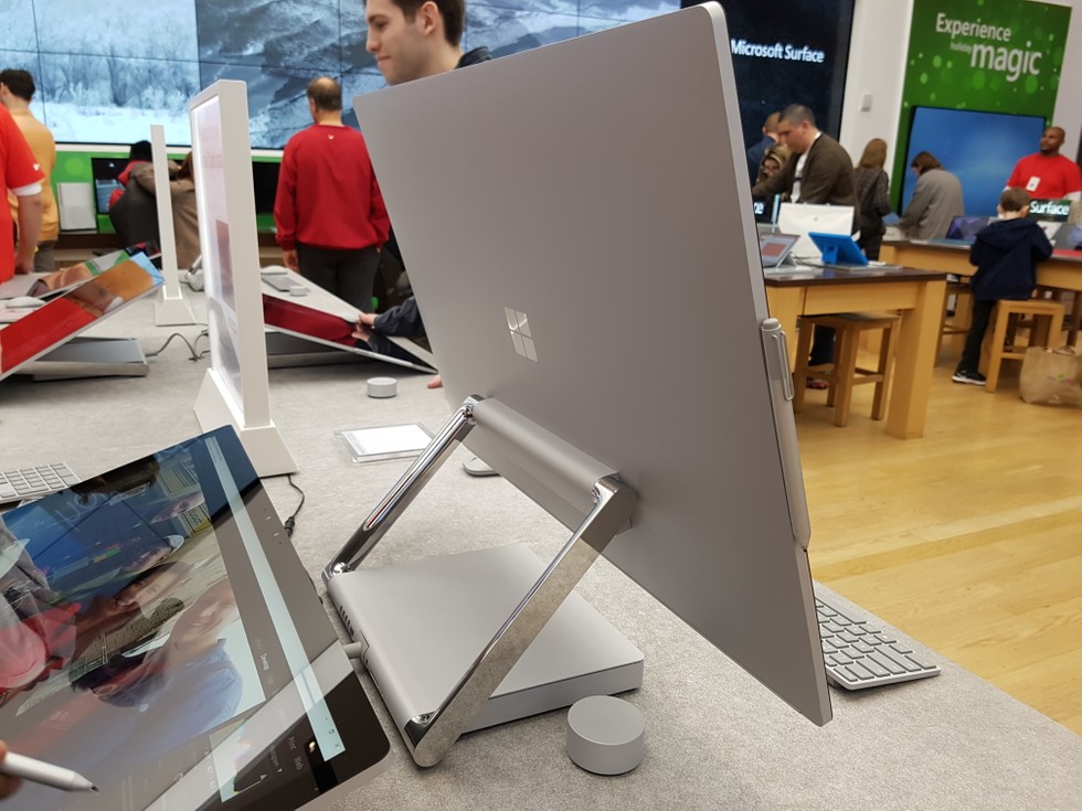 Surface Studio, arriva il primo aggiornamento firmware | Anche Pro 4 ...