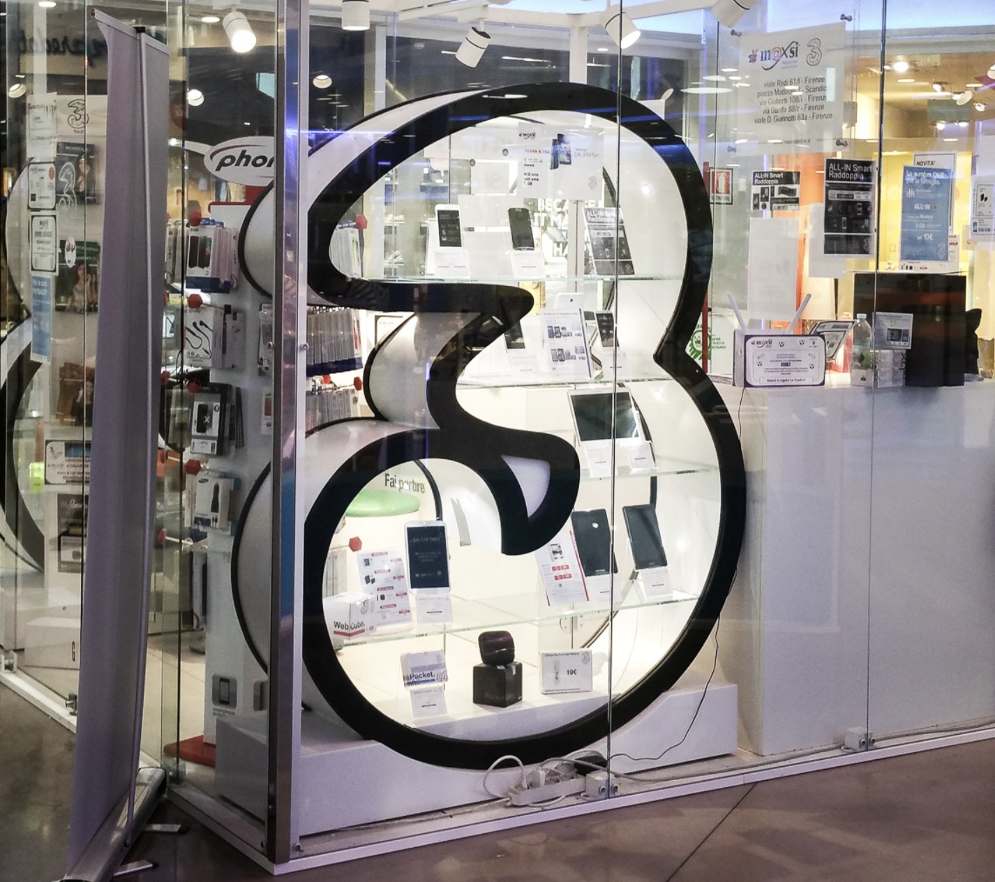 Tre Play Power Digital tenta i clienti MVNO: 200 SMS, minuti illim. e ...