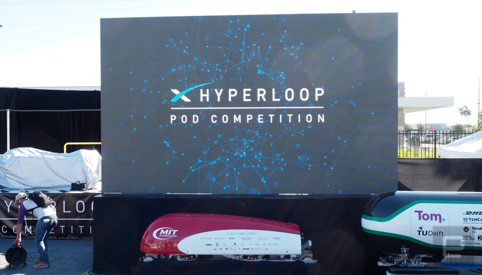 Hyperloop: le prime capsule in movimento nel tubo
