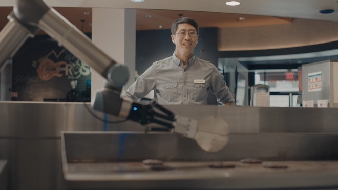 Flippy, il nuovo robot chef in cucina