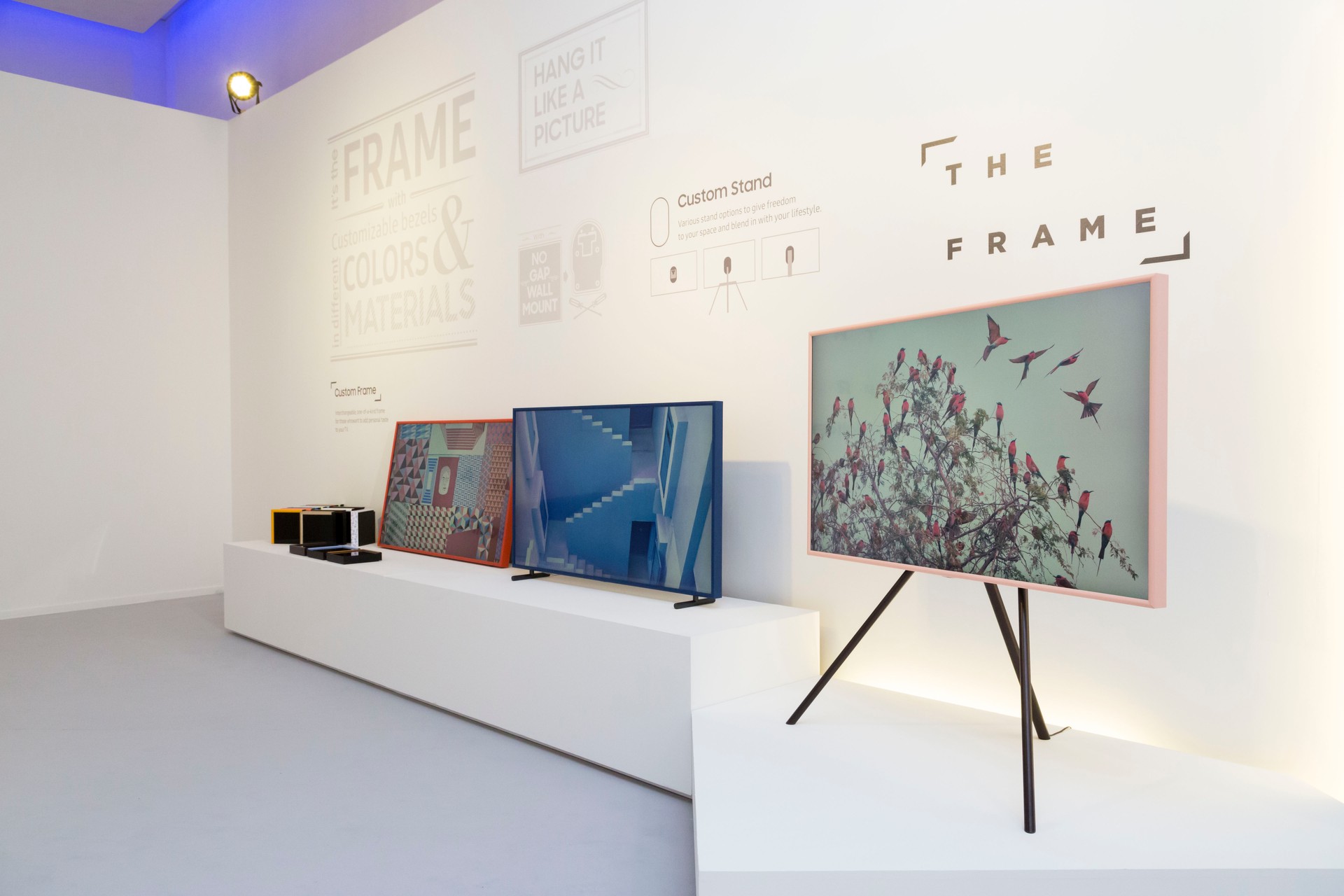 Samsung TV THE FRAME e QLED in mostra a Milano | prezzi