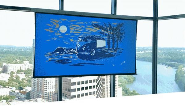 Screen Innovations presenta lo schermo motorizzato wireless per proiettori