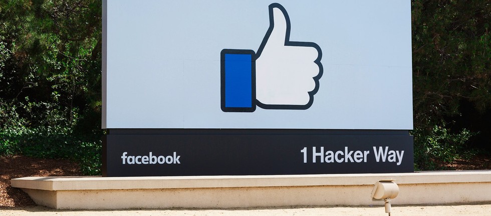 Facebook testa una nuova verifica Captcha con upload di un selfie