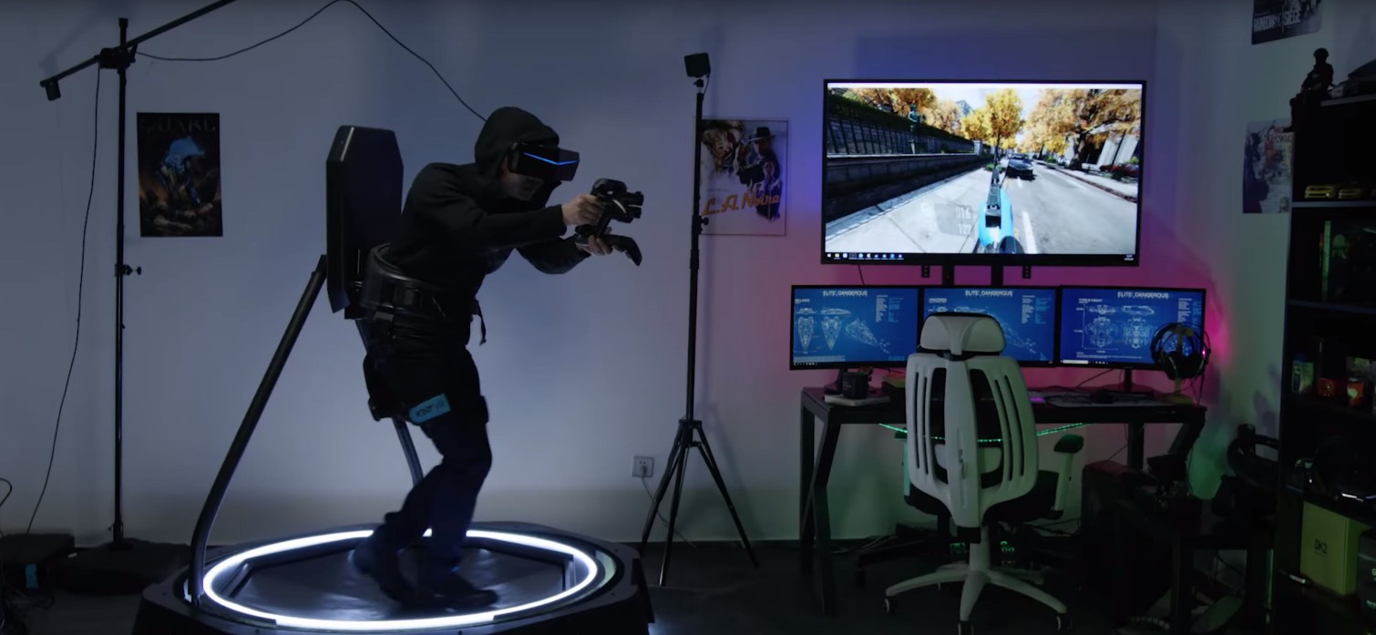 Kat VR annuncia un piccolo tapis-roulant per muoversi nella realtà virtuale Kat VR annuncia un piccolo tapis-roulant per muoversi nella realtà virtuale