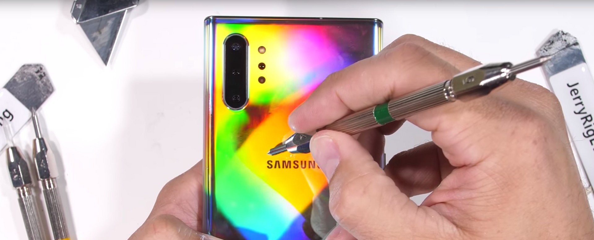 Samsung Galaxy Note 10+ 5G: test di resistenza ampiamente superato