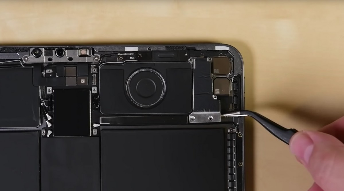 iPad Pro 2020 è difficile da riparare: il video del teardown di iFixit ...