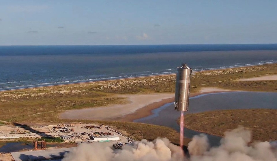 Starship SN5, il prototipo di SpaceX spicca il primo balzo