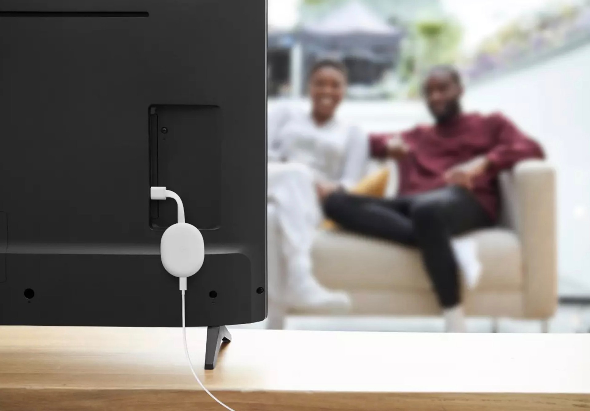 Chromecast con Google TV: c'è anche l'adattatore ethernet opzionale