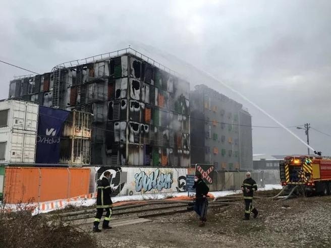 OVH in fiamme: enorme incendio distrugge datacenter a Strasburgo. Tanti ...