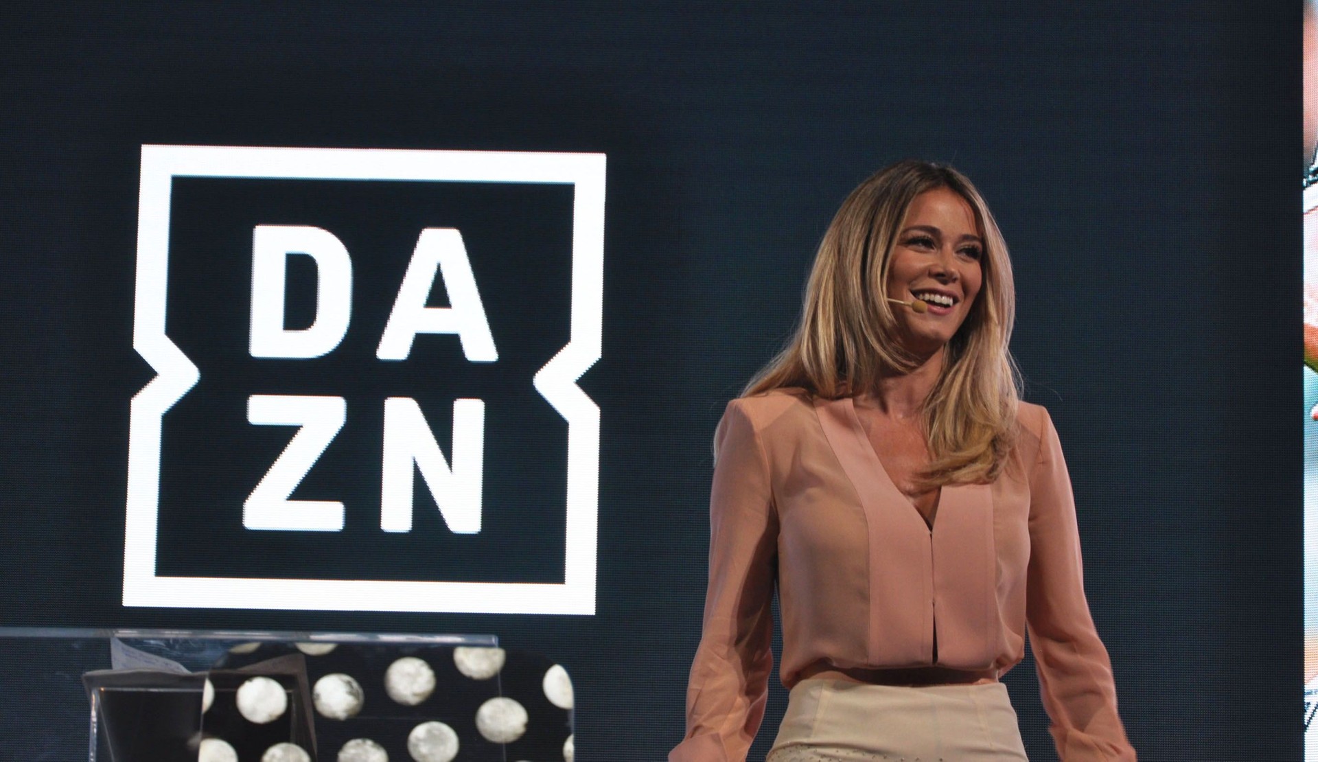 DAZN: accordo con il gruppo Cairo per due canali sul digitale terrestre